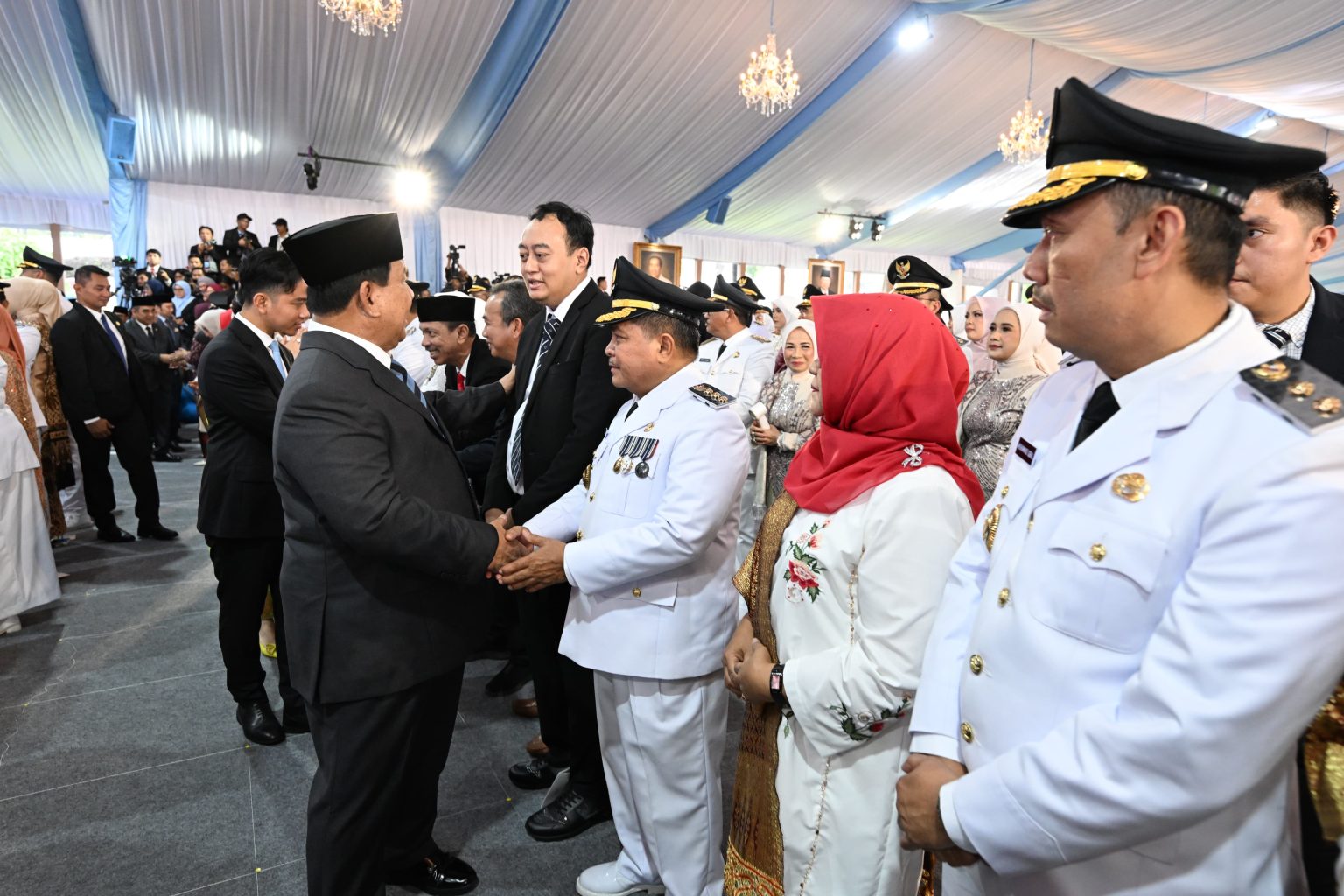 Dilantik Presiden, Benni Warlis-Muhammad Iqbal Resmi Jadi Bupati dan ...